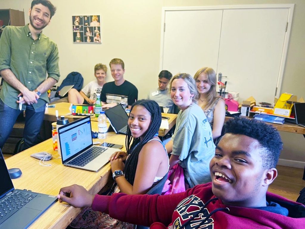 The Oxford Tradition | Oxbridge Academic Programs