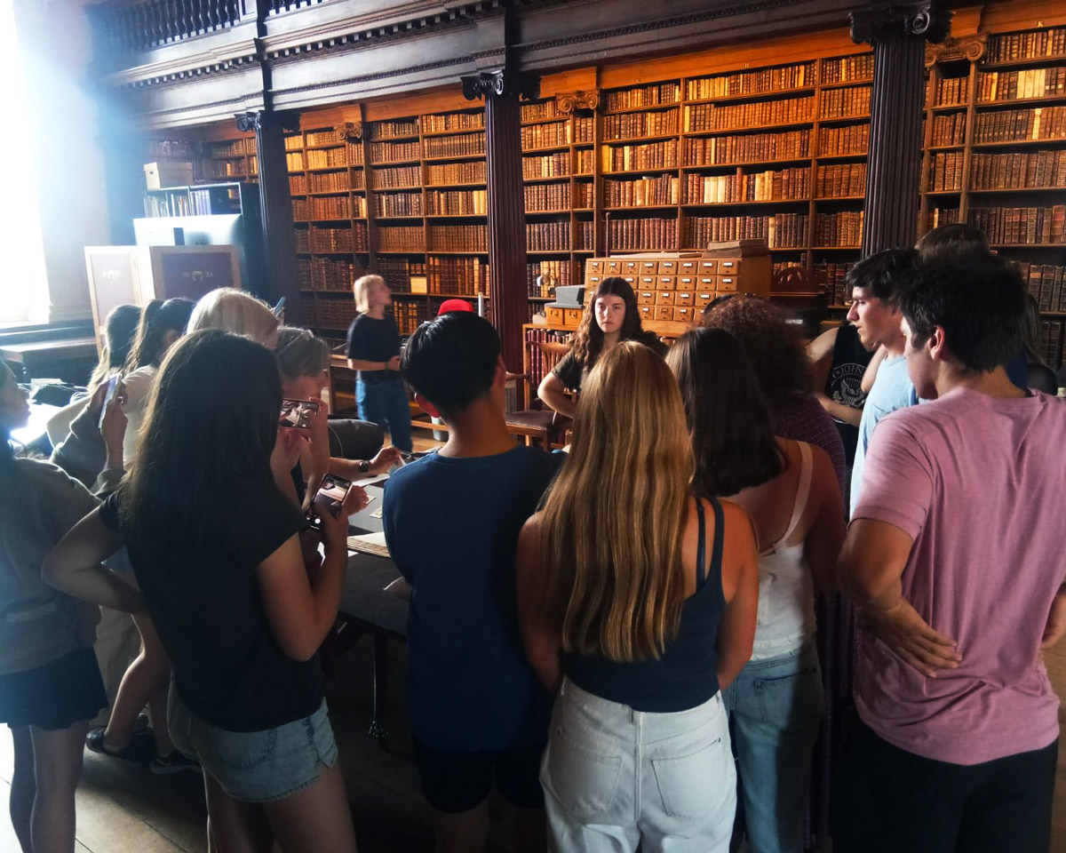 The Oxford Tradition | Oxbridge Academic Programs